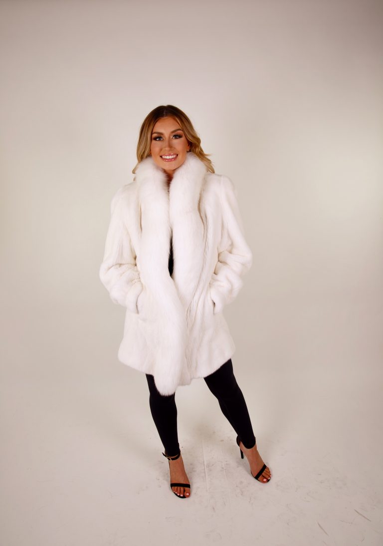 Women's Coats and Jackets Archives - Page 2 of 7 - Sakowitz Furs